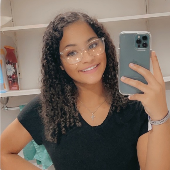 Haylee's Closet (@haylees0) | Poshmark